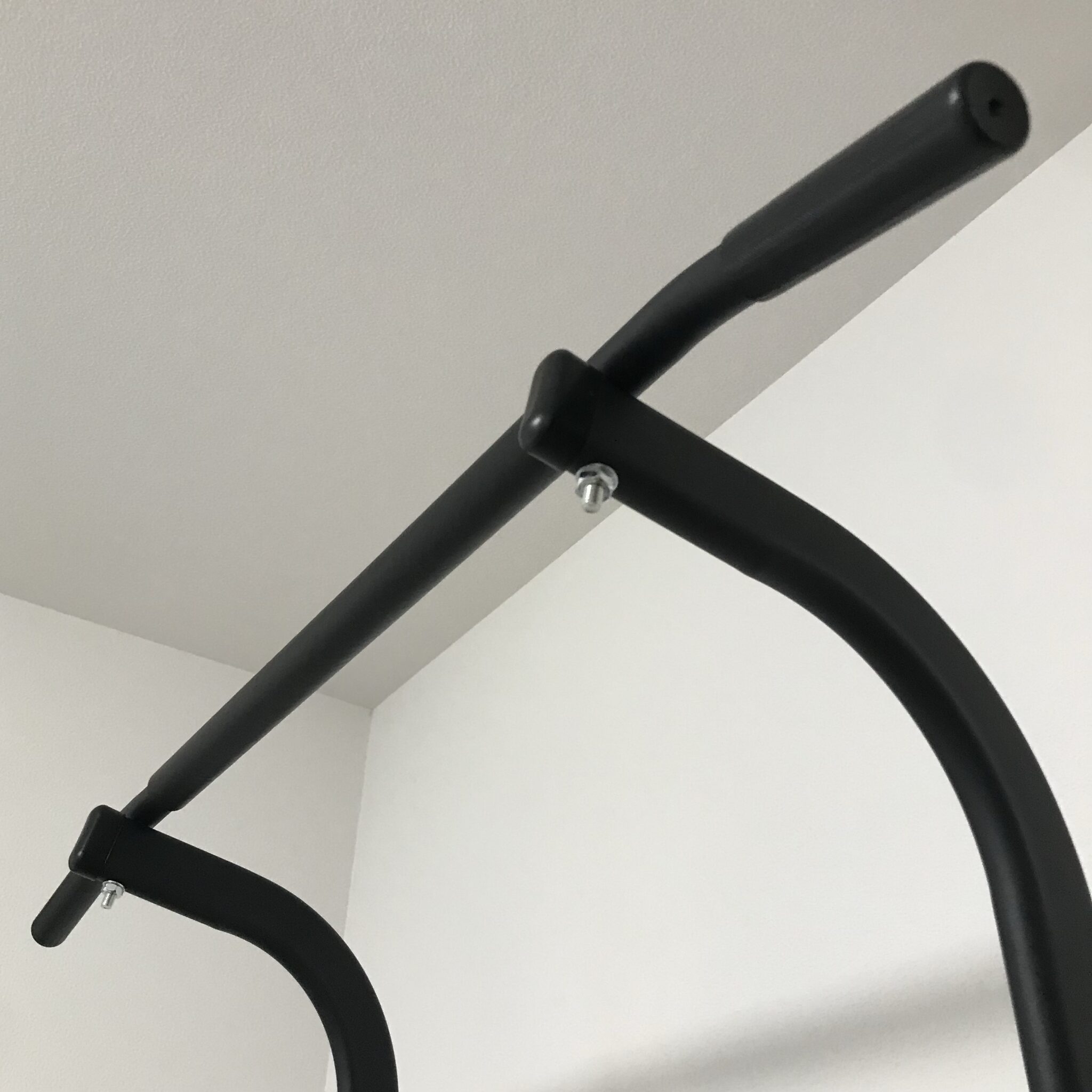 【WASAI（ワサイ） MK301】自宅で愛用している懸垂機をレビュー｜昼休みに屋上で筋トレを続けて、ぽっこりお腹を凹ませました！